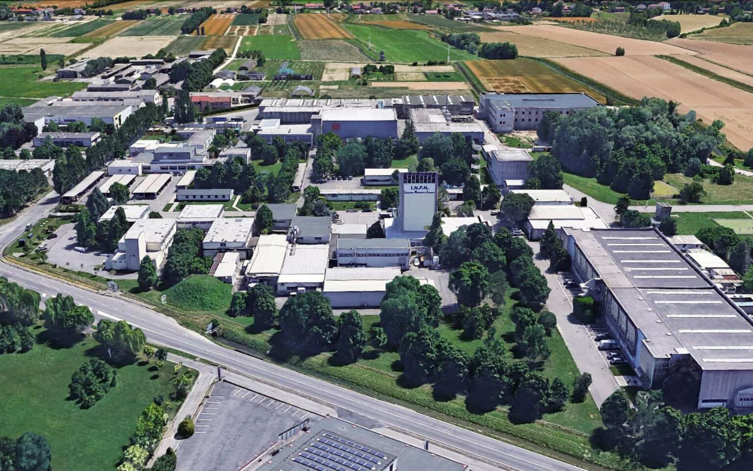 Laboratories - Istituto Nazionale di Fisica Nucleare